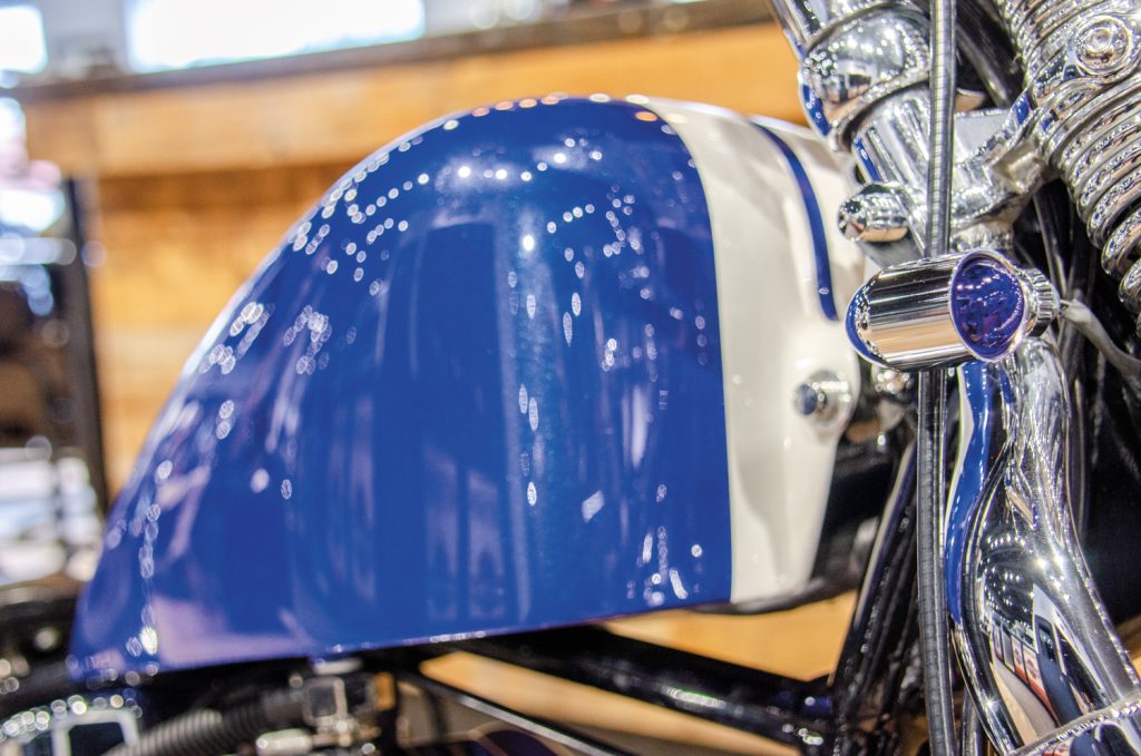 Moto Custom Harley-Davidson FLH 1965 | Custom Tour Magazine