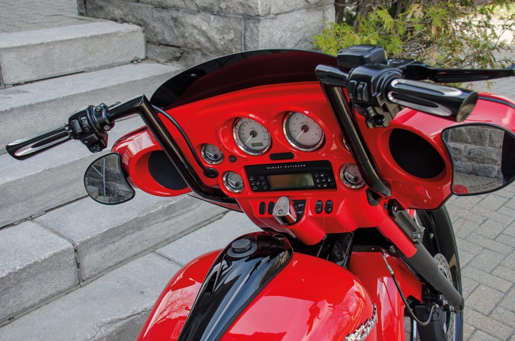 Moto Custom Harley Davidson FLHX 2010 | Custom Tour Magazine