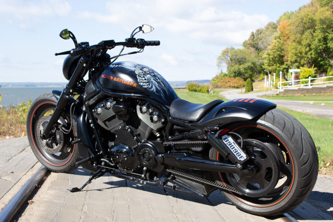 Moto Custom Harley-Davidson Night Rod Special - Custom Tour Magazine