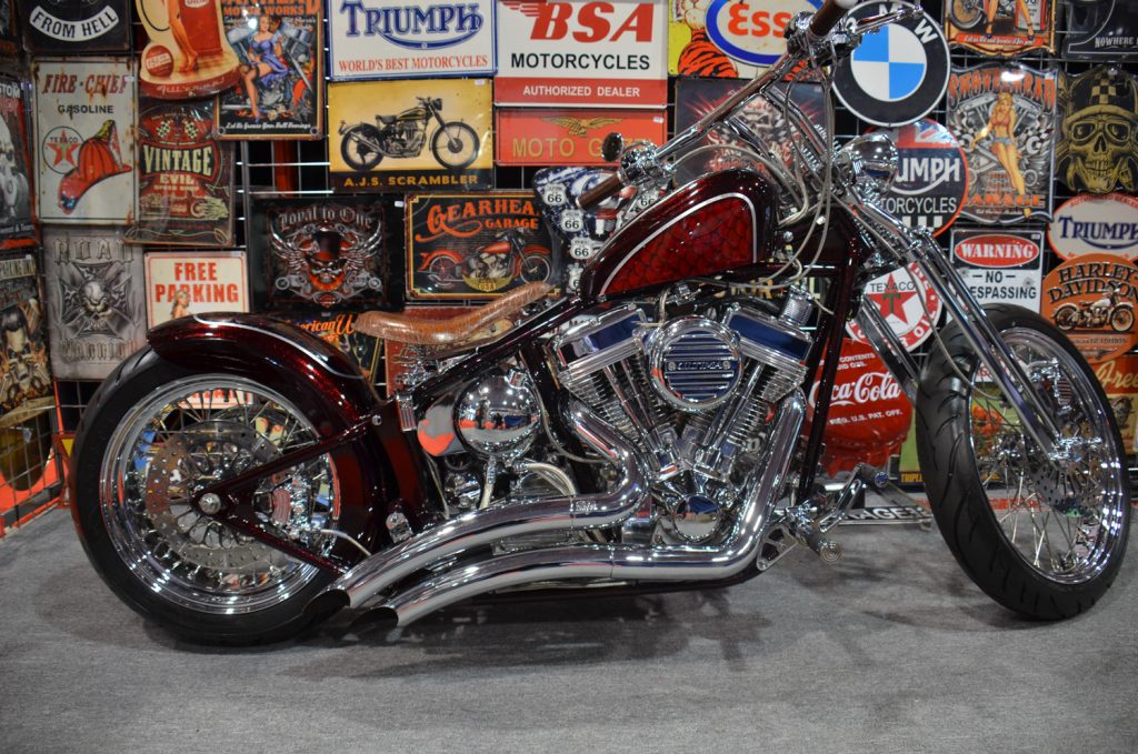 Moto Custom Bobber Look Vintage 1970 | Custom Tour Magazine