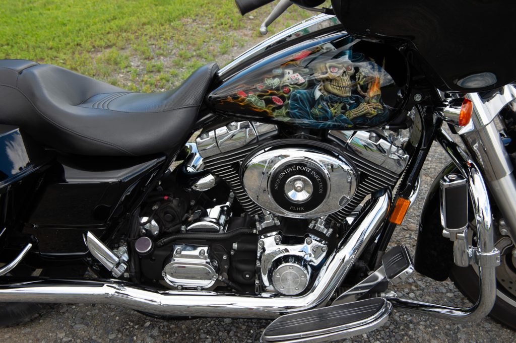 Moto Custom Harley-Davidson FLHX 2006 | Custom Tour Magazine