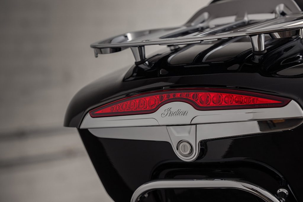 Indian Motorcycle dévoile la nouvelle touring Indian Pursuit | Custom ...