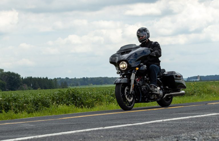 Harley-Davidson CVO Street Glide 2022 - Essai | Custom Tour Magazine