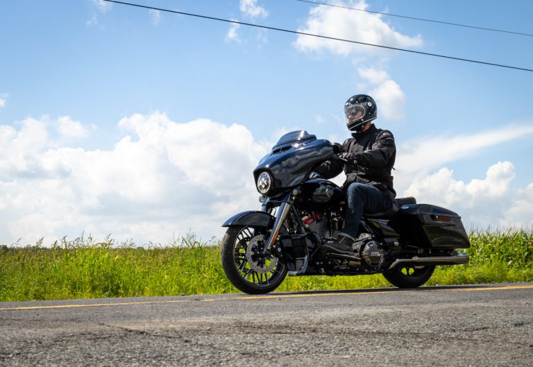 Harley-Davidson CVO Street Glide 2022 - Essai | Custom Tour Magazine
