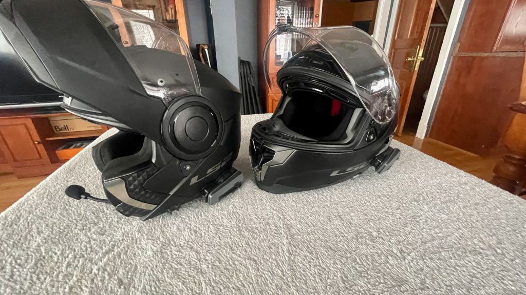 Système de communication Cardo PackTalk Edge | Custom Tour Magazine