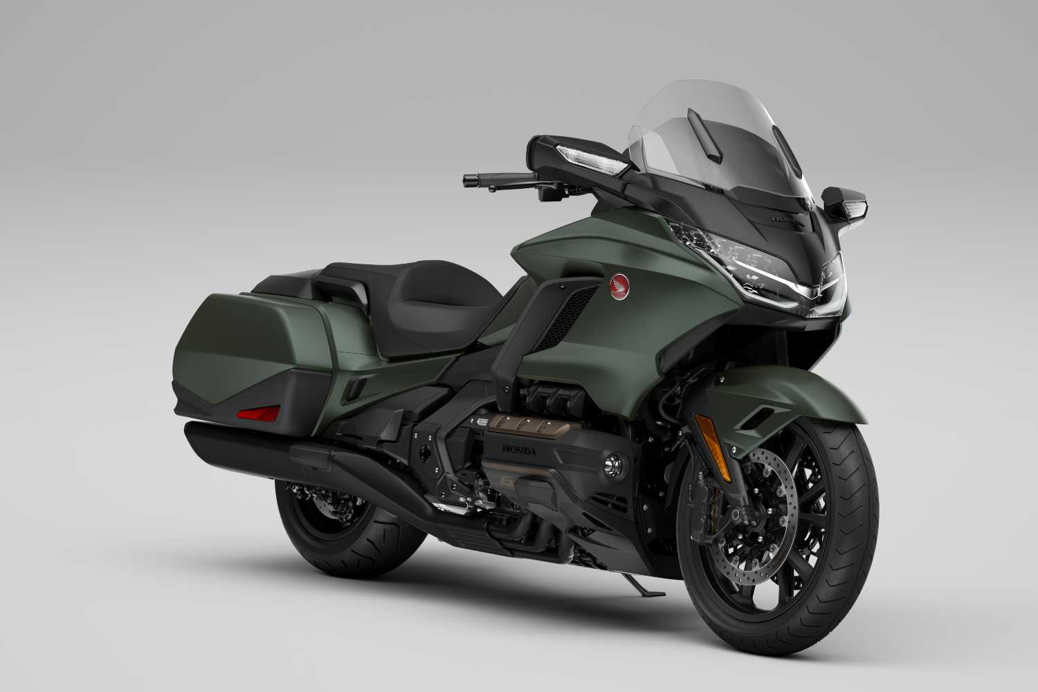 Honda Gold Wing 2024: Le Grand Tourisme en Couleur | Custom Tour Magazine