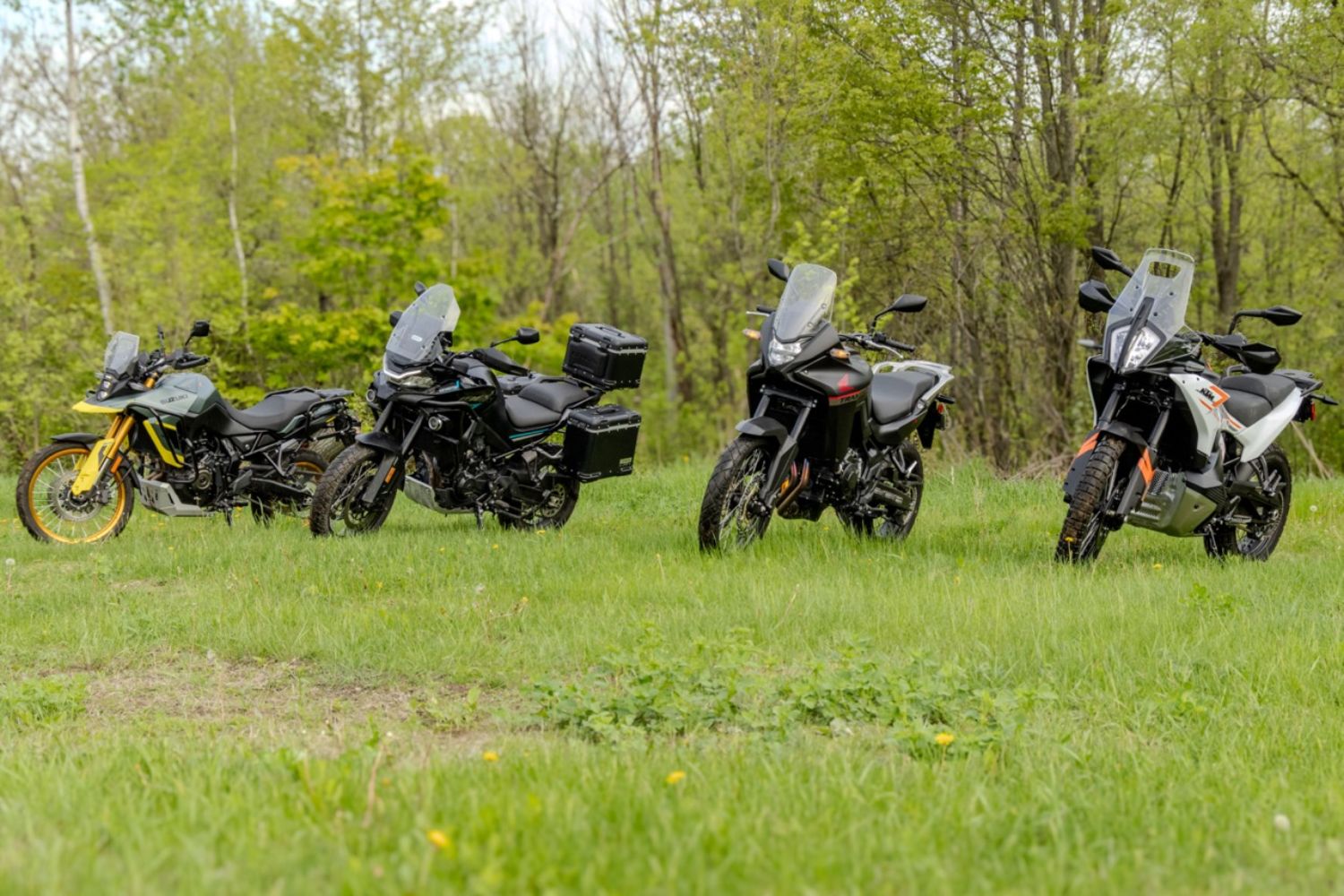 Comparatif: 4 Motos Aventure de Moyenne Cylindrée | Custom Tour Magazine
