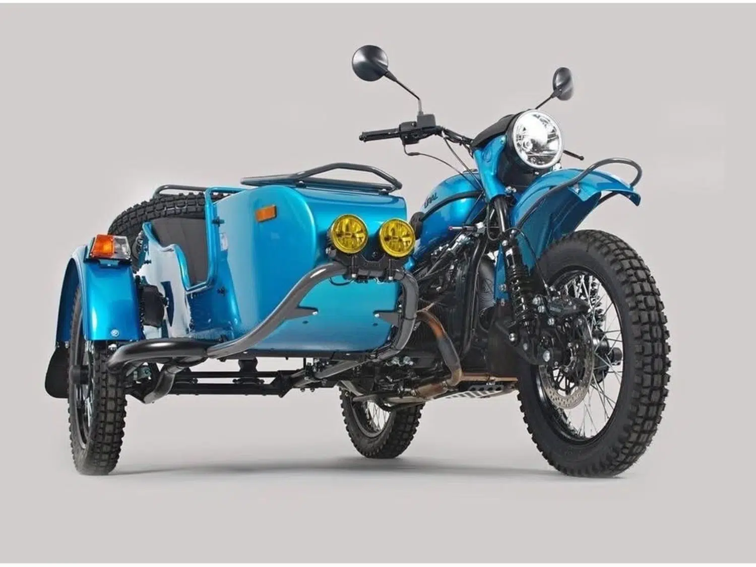 LE SIDE-CAR: AJOUTEZ UNE ROUE À VOTRE PASSION | Custom Tour Magazine