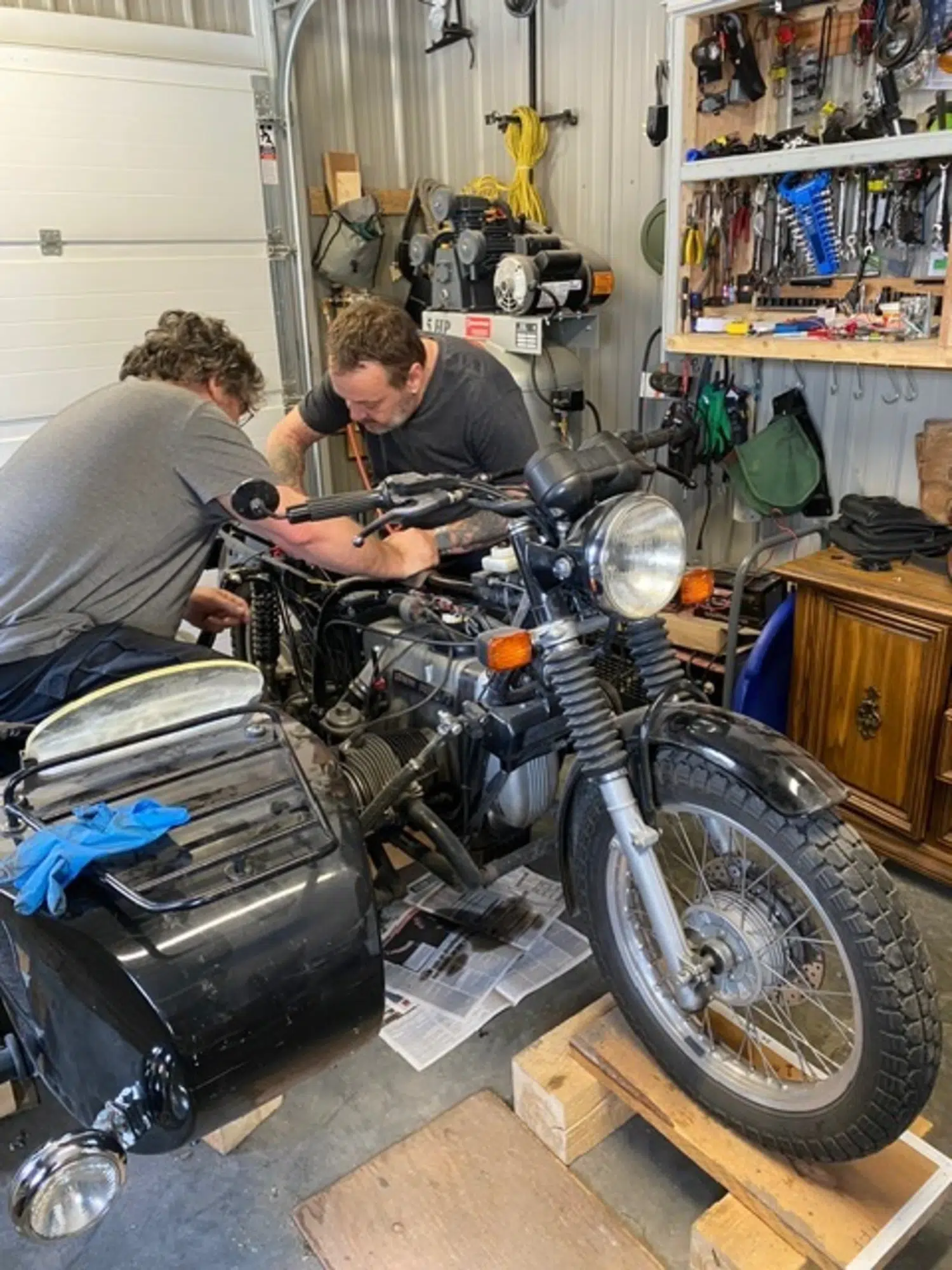 LE SIDE-CAR: AJOUTEZ UNE ROUE À VOTRE PASSION | Custom Tour Magazine