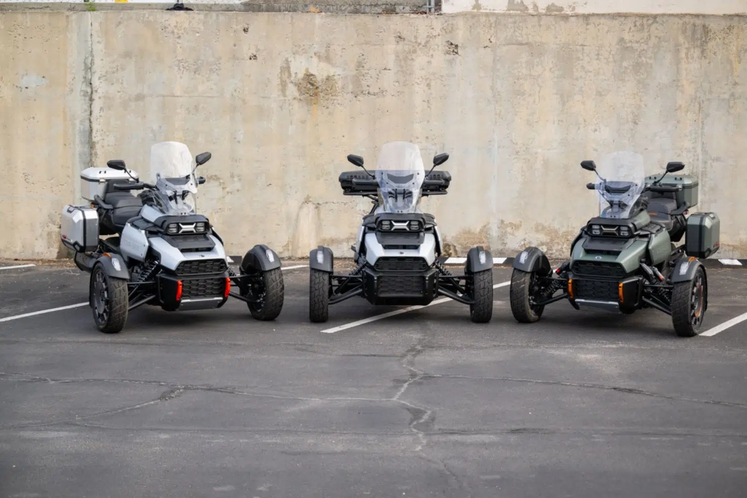 Premiers tours de roues avec le tout nouveau modèle Can-Am Canyon 2025 ...