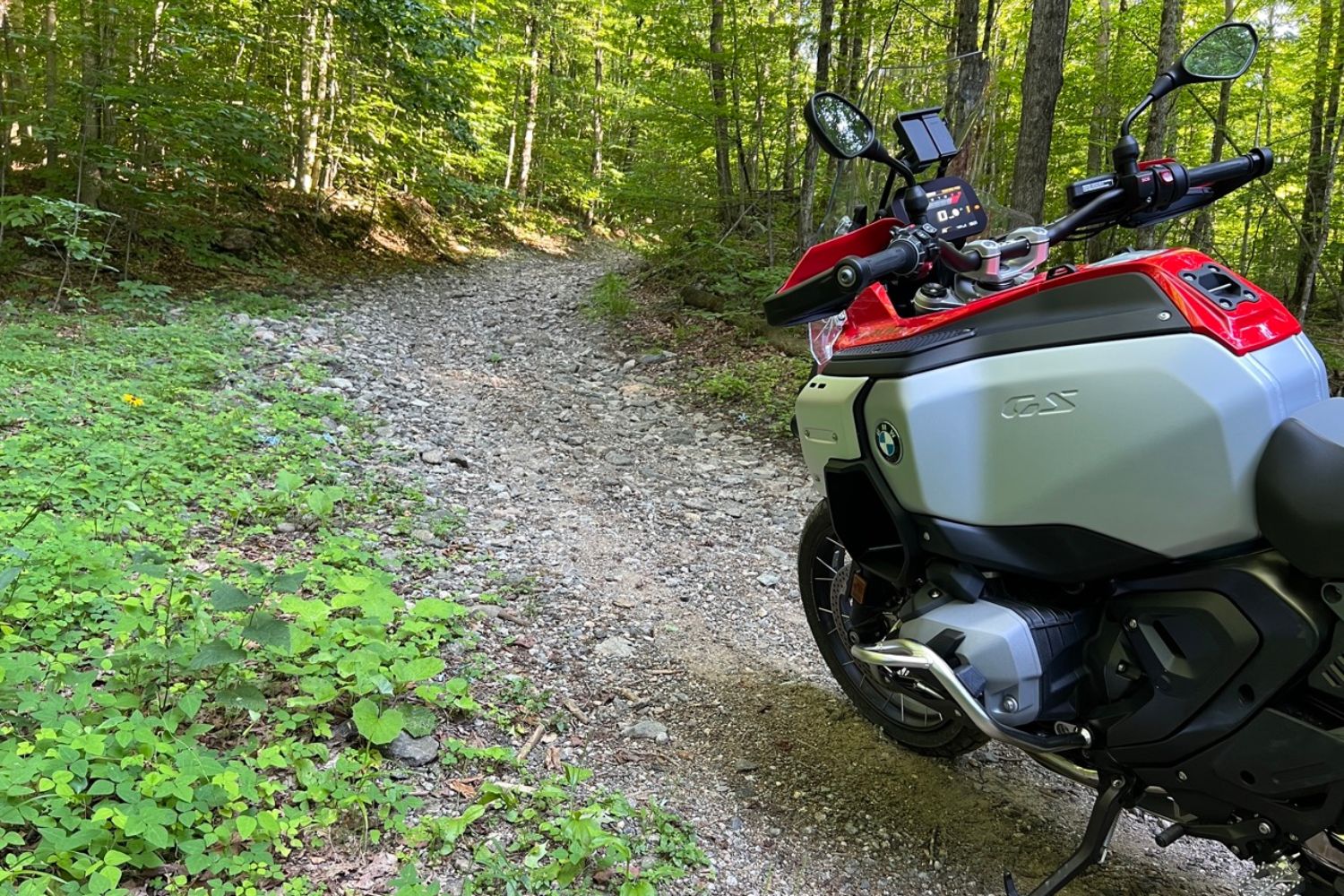 Essai des BMW R1300 GSA et GSA ASA 2025: dans une classe à part ...